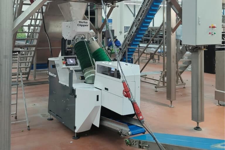 MoNo Clipper in action at Van Dijck Groenteproducties - Manter